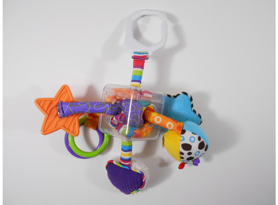 Cube suspendu - Lamaze - Hochets et jouets suspendus | Mon Petit Doudou